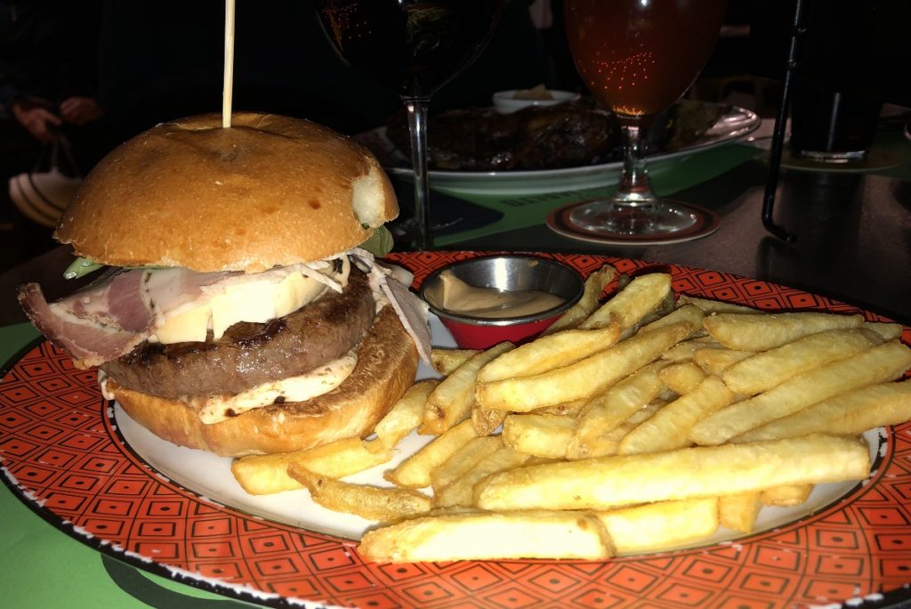 Best hamburgers in Milan: 10 must-try burger joints - Milan Foodie Insider