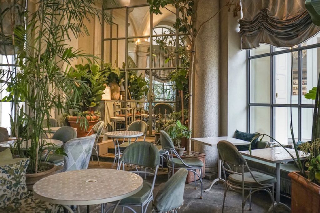 Aperitivo chic a Milano: 6 bar eleganti da ‘treat yourself!’ - Milan ...